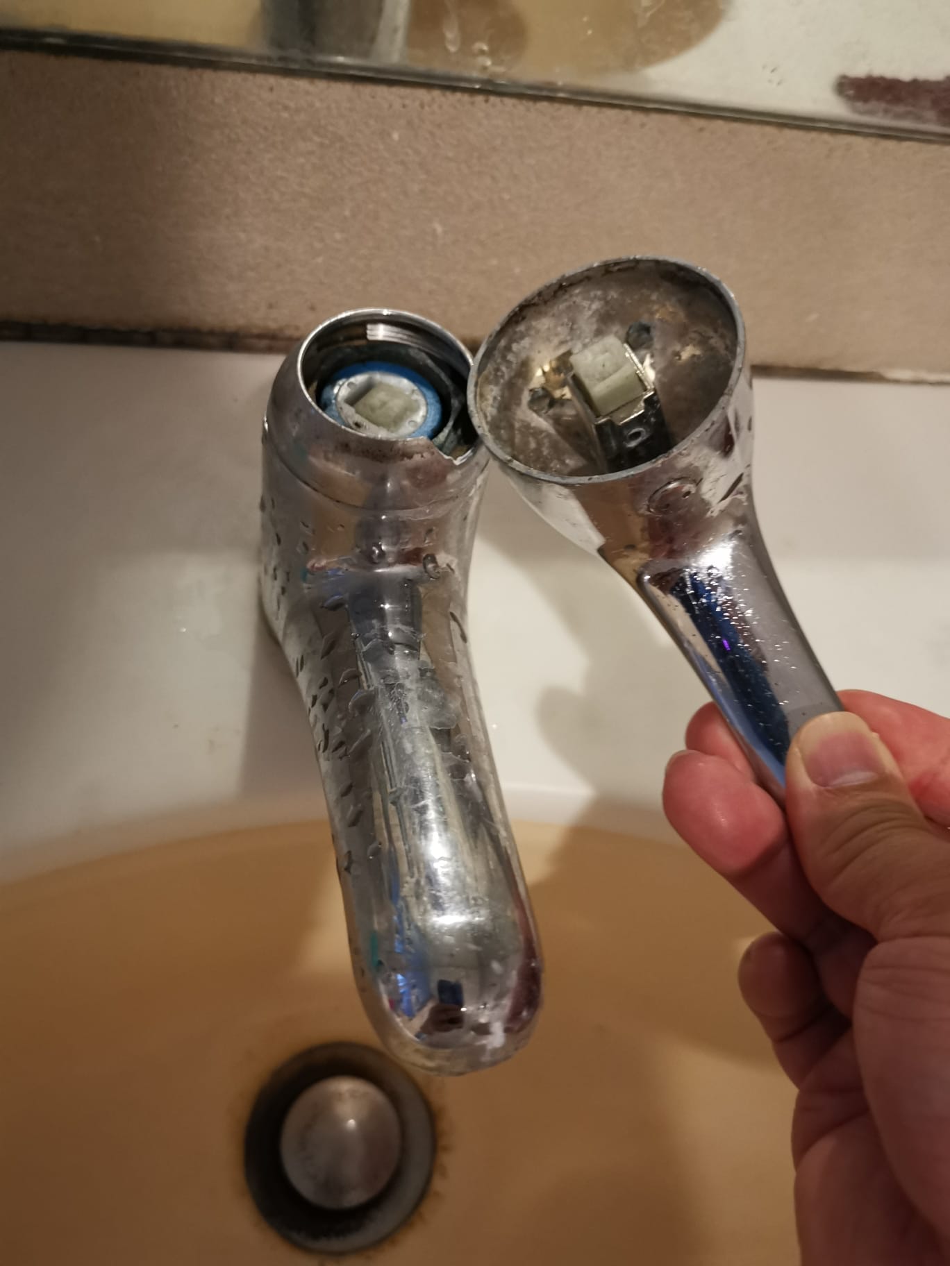 Replace Tap & Faucet - All Types Of Toilet Taps & Kitchen Faucets