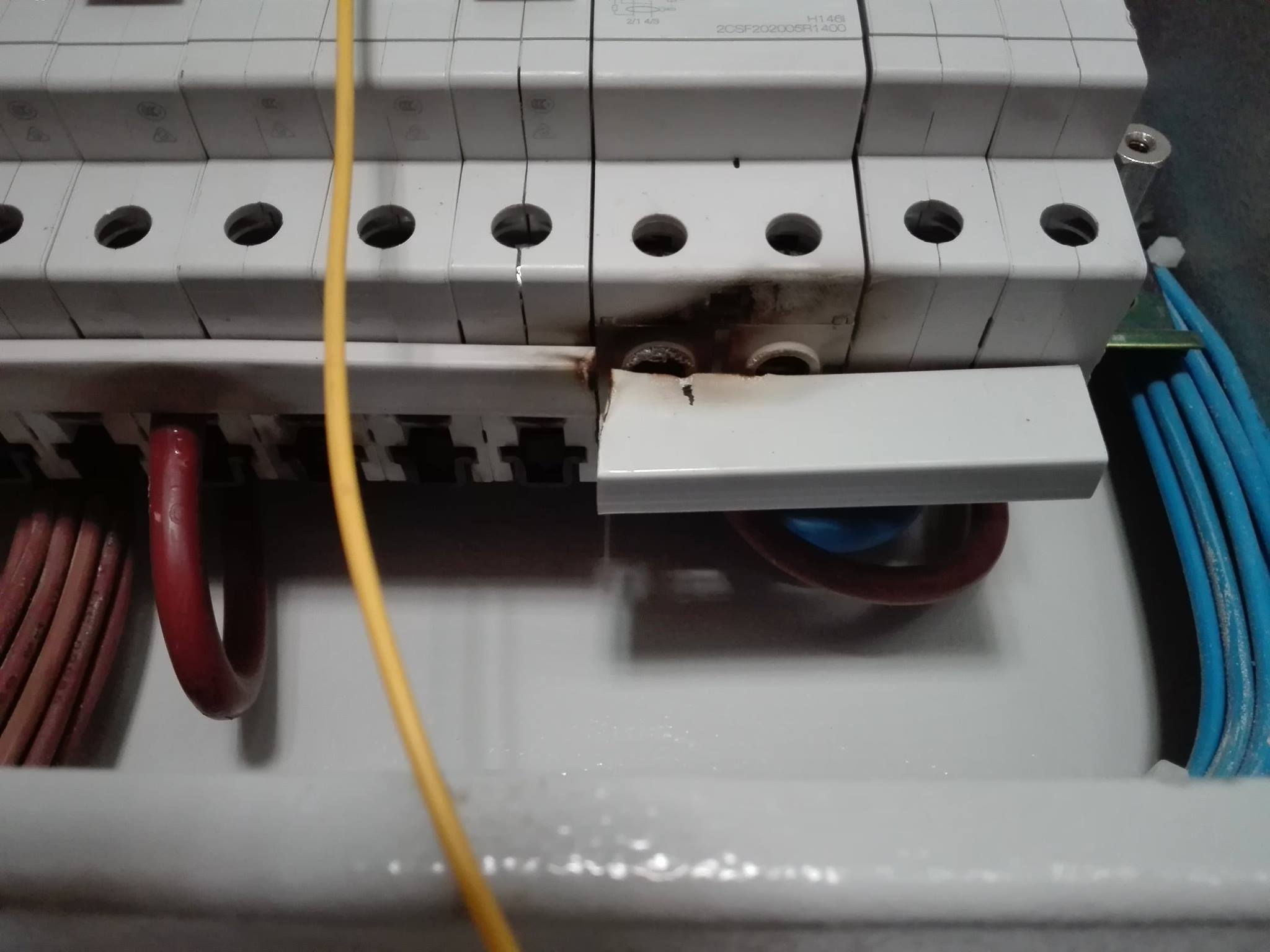 Tripped Circuit Breaker Singapore - Causes, Signs, How to Reset It