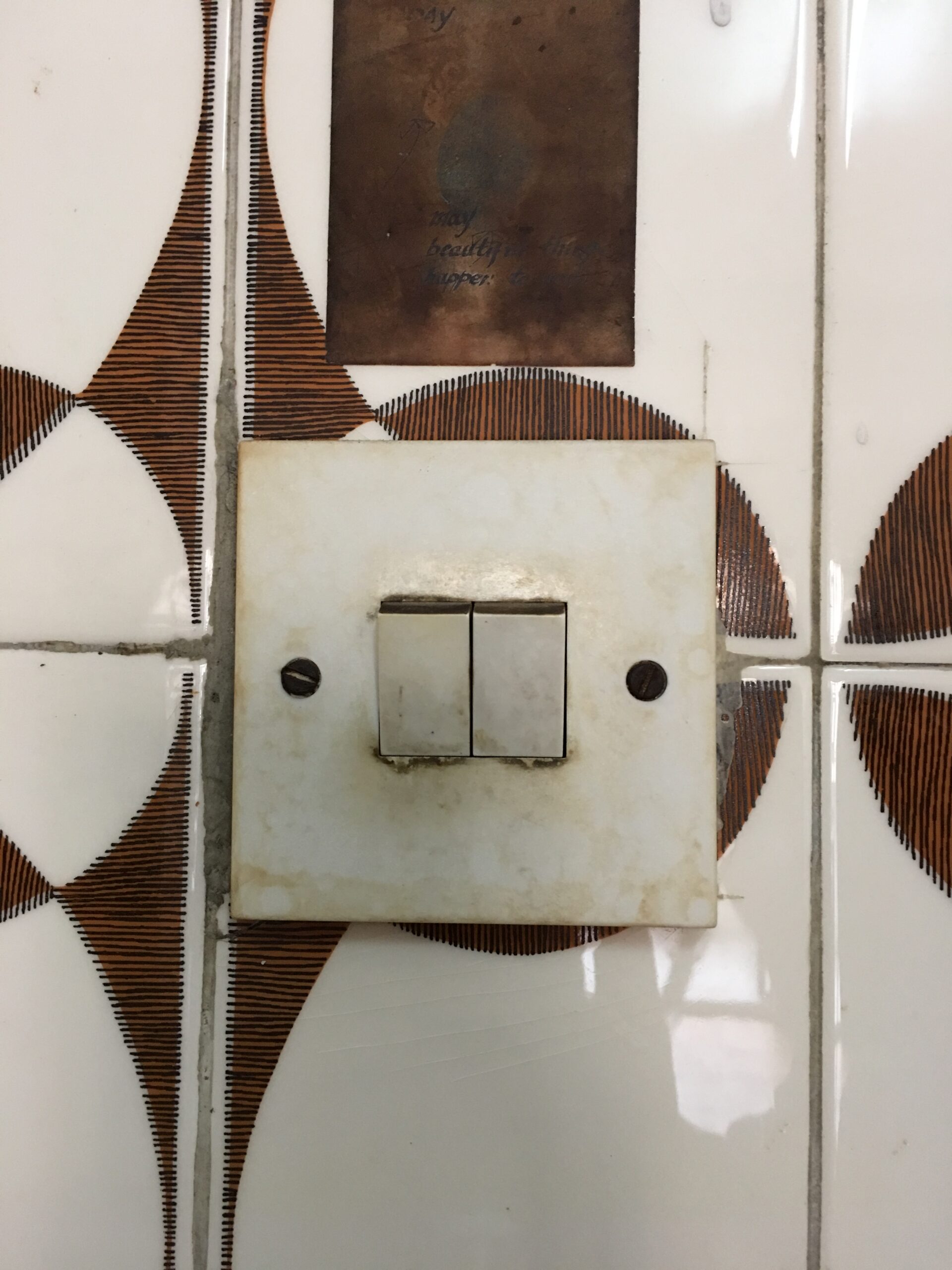 Replace Light Switch - Enhance Your Home with Upgraded Switch