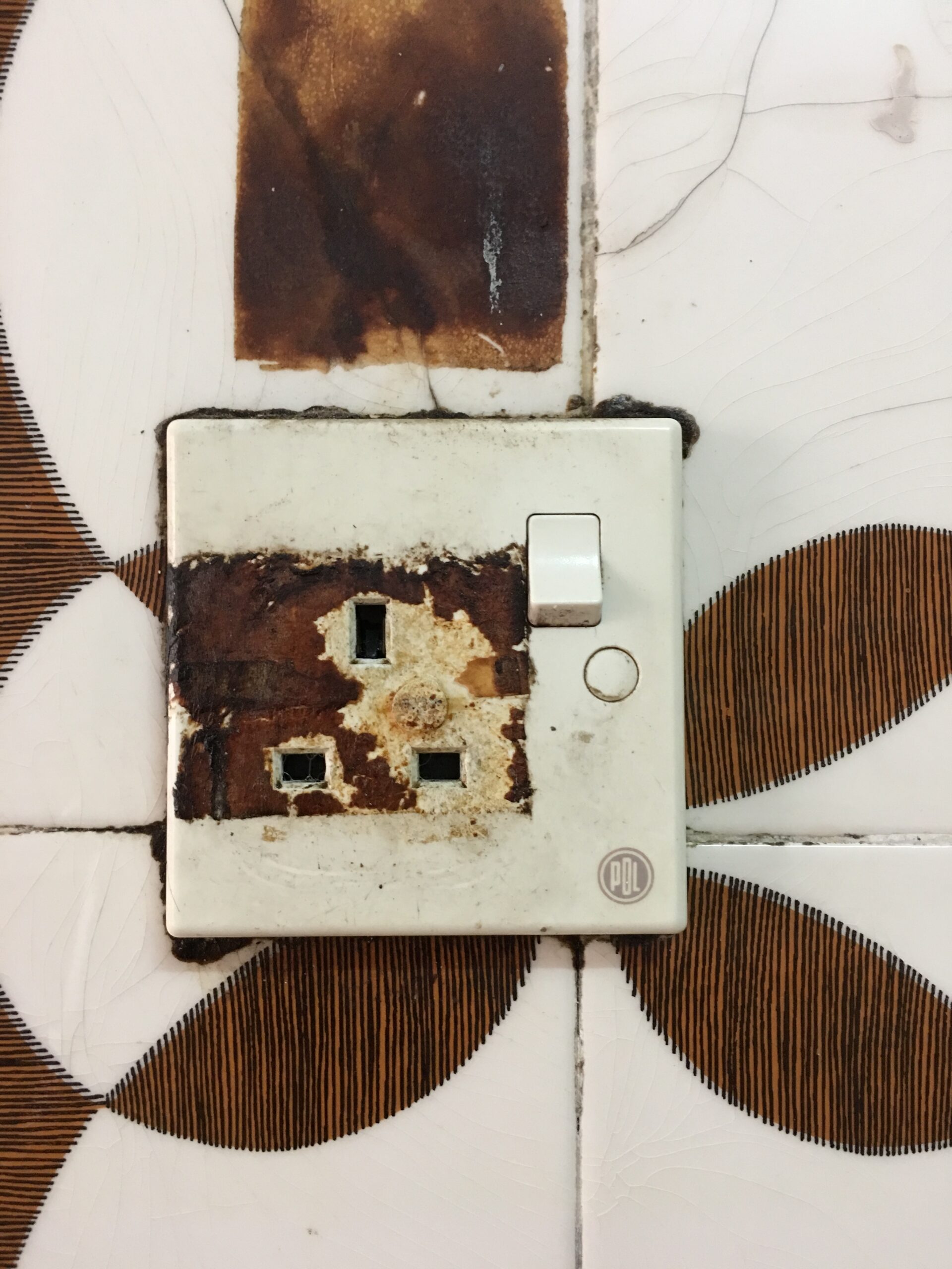 Replace Power Socket & Power Outlet Singapore - Install & Repair